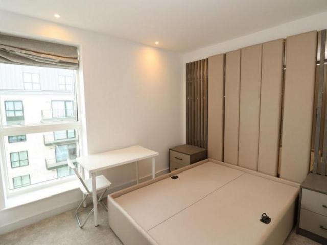 For Rent 4 Bedroom Shared Living/roommate London London DS90559687