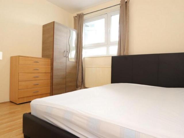 For Rent 4 Bedroom Shared Living/roommate London London DS90559629