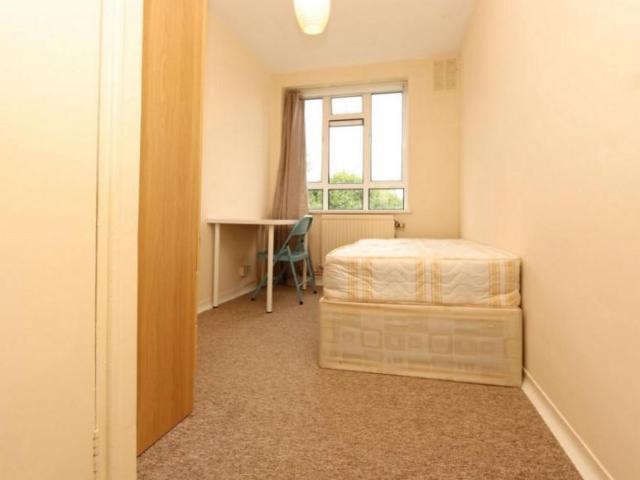 For Rent 4 Bedroom Shared Living/roommate London London DS90559636