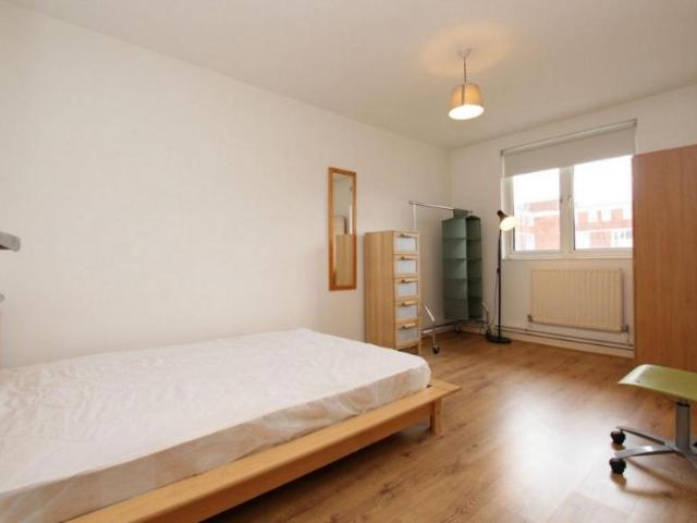 For Rent 4 Bedroom Shared Living/roommate London London DS90559704