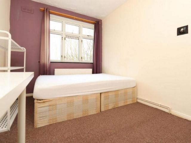 For Rent 4 Bedroom Shared Living/roommate London London DS90559711