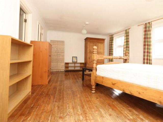 For Rent 4 Bedroom Shared Living/roommate London London DS90559733