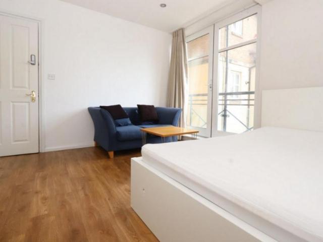 For Rent 4 Bedroom Shared Living/roommate London London DS90559736