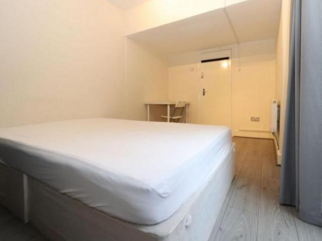 For Rent 4 Bedroom Shared Living/roommate London London DS90559800