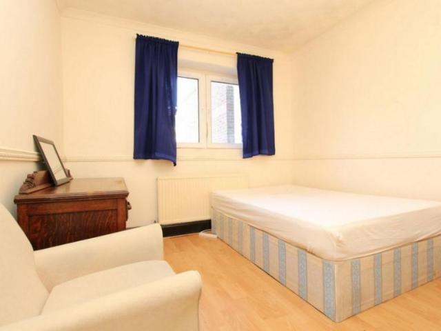 For Rent 4 Bedroom Shared Living/roommate London London DS90559809