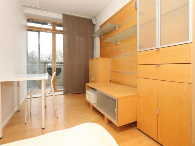 For Rent 4 Bedroom Shared Living/roommate London London DS90559947