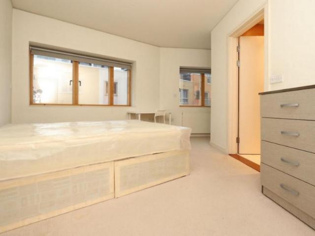 For Rent 4 Bedroom Shared Living/roommate London London DS90559951