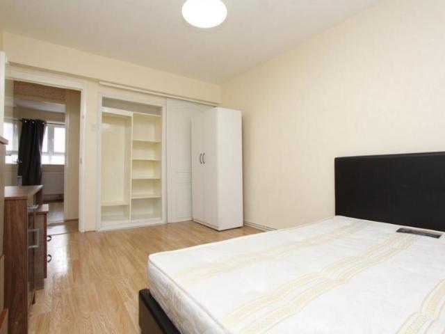 For Rent 4 Bedroom Shared Living/roommate London London DS90559989