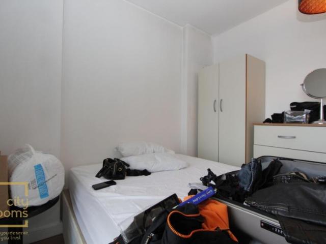 For Rent 4 Bedroom Shared Living/roommate London London DS90559991