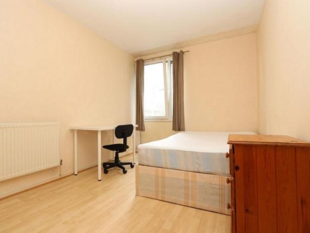 For Rent 4 Bedroom Shared Living/roommate London London DS90559914