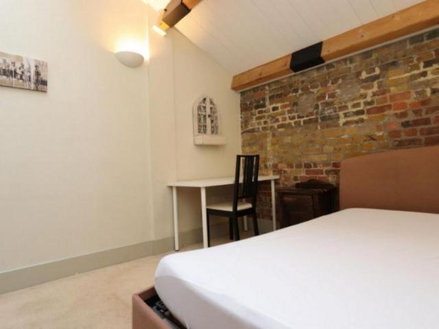 For Rent 4 Bedroom Shared Living/roommate London London DS90559915