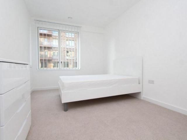 For Rent 4 Bedroom Shared Living/roommate London London DS90560000
