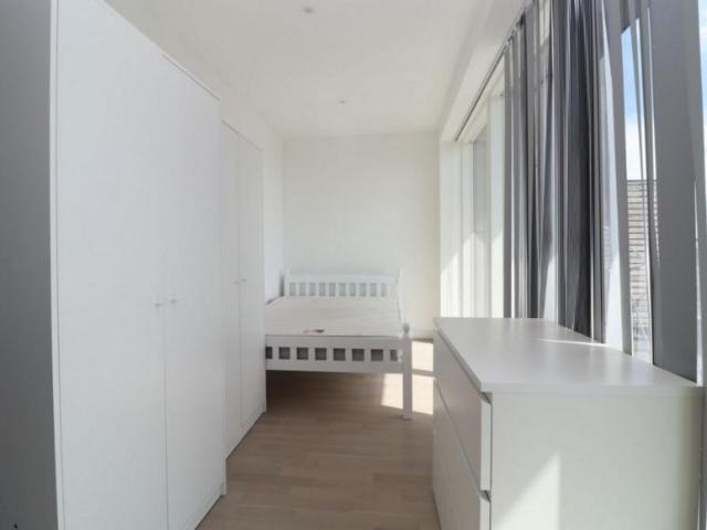 For Rent 4 Bedroom Shared Living/roommate London London DS90560161