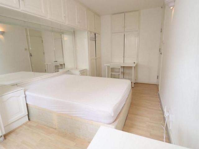 For Rent 4 Bedroom Shared Living/roommate London London DS90560110