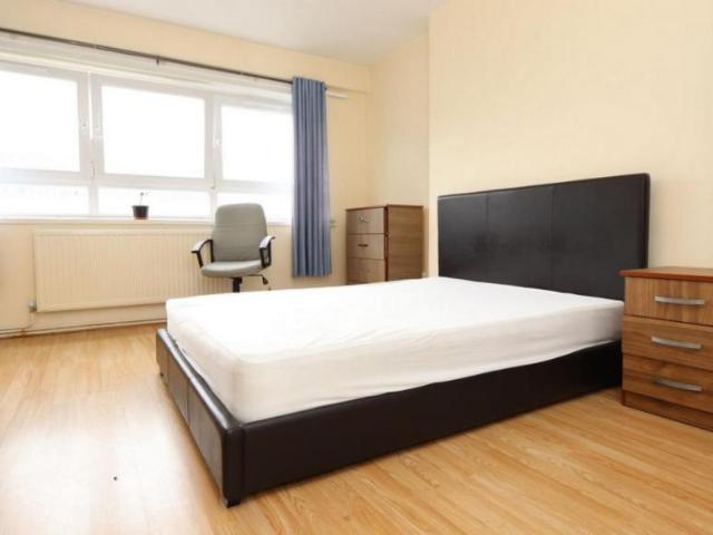 For Rent 4 Bedroom Shared Living/roommate London London DS90560220