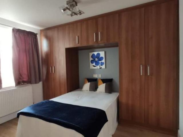 For Rent 4 Bedroom Shared Living/roommate London London DS90560731