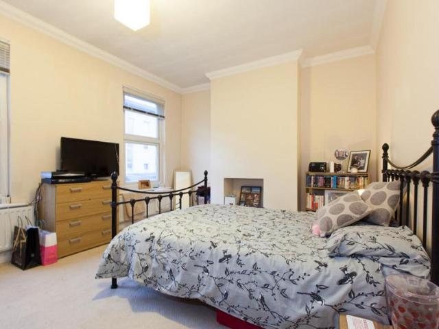 For Rent 4 Bedroom Shared Living/roommate London London DS90562724