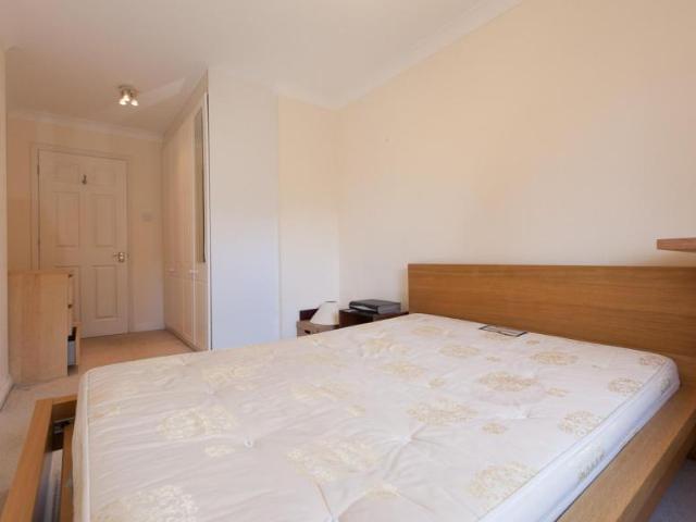 For Rent 4 Bedroom Shared Living/roommate London London DS90562866