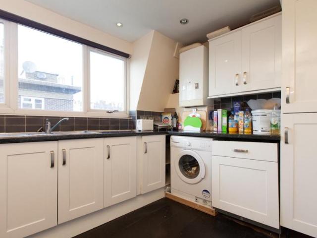 For Rent 4 Bedroom Shared Living/roommate London London DS90562868