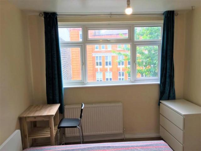 For Rent 4 Bedroom Shared Living/roommate London London DS90563051