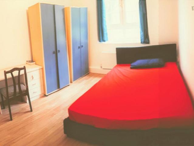For Rent 4 Bedroom Shared Living/roommate London London DS90563058