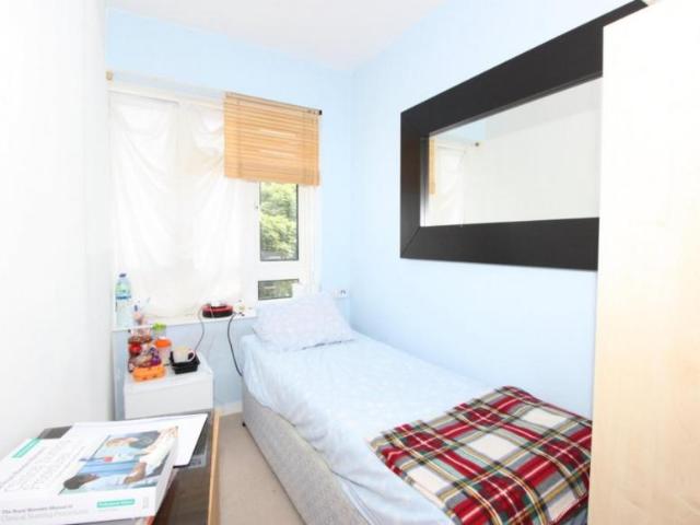For Rent 4 Bedroom Shared Living/roommate London London DS90563037