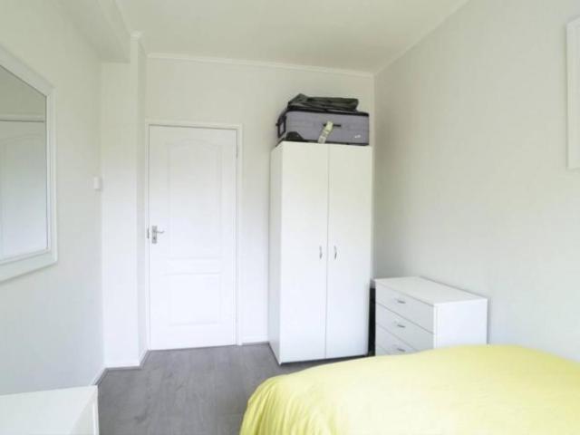 For Rent 4 Bedroom Shared Living/roommate London London DS90563142