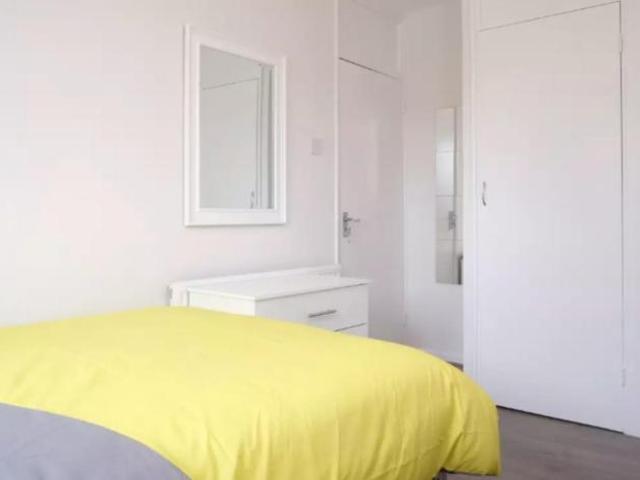 For Rent 4 Bedroom Shared Living/roommate London London DS90563181
