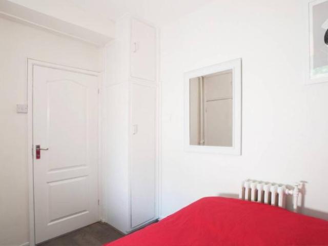 For Rent 4 Bedroom Shared Living/roommate London London DS90563113