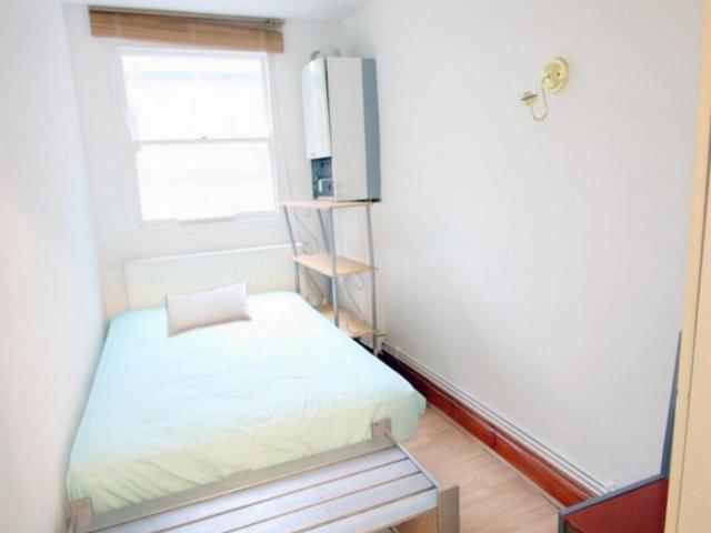 For Rent 4 Bedroom Shared Living/roommate London London DS90563139