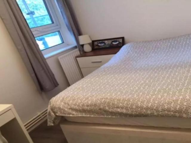 For Rent 4 Bedroom Shared Living/roommate London London DS90563478