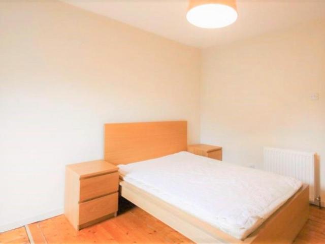 For Rent 4 Bedroom Shared Living/roommate London London DS90563426