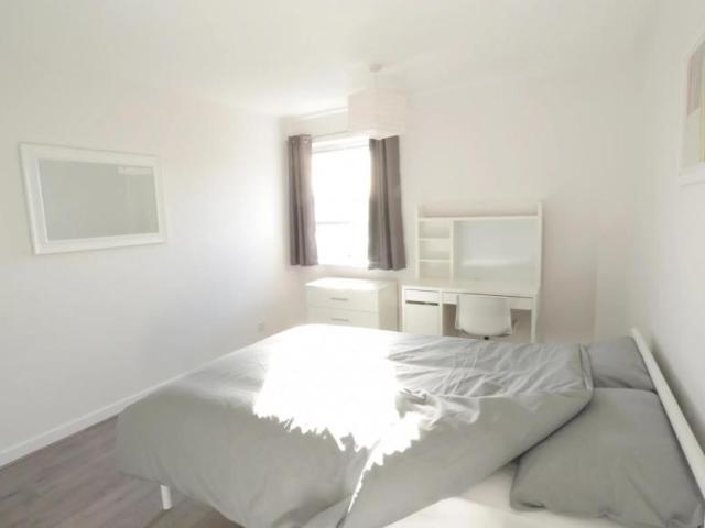 For Rent 4 Bedroom Shared Living/roommate London London DS90563577