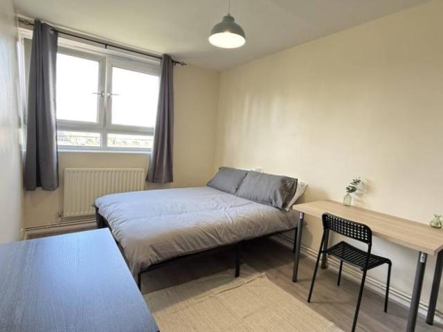 For Rent 4 Bedroom Shared Living/roommate London London DS90986326