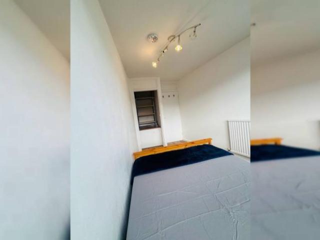 For Rent 4 Bedroom Shared Living/roommate London London DS94829632