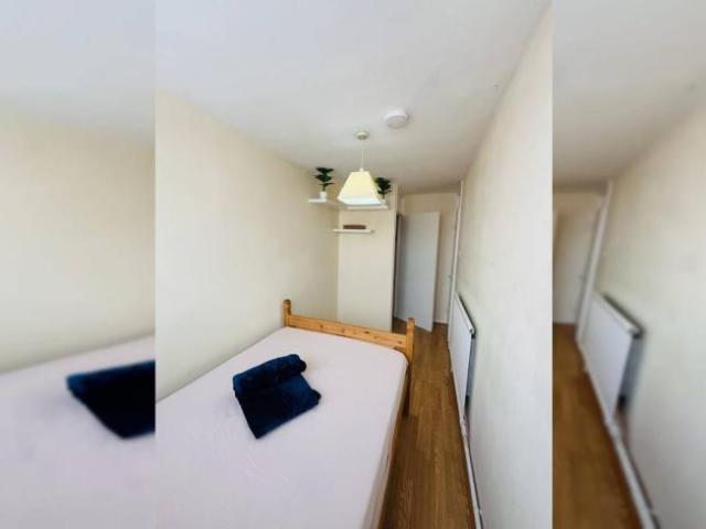 For Rent 4 Bedroom Shared Living/roommate London London DS95662930