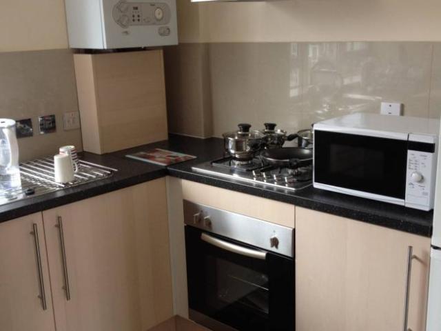 For Rent 4 Bedroom Shared Living/roommate London London DS98385987