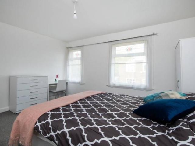 For Rent 4 Bedroom Shared Living/roommate London London DS99523109