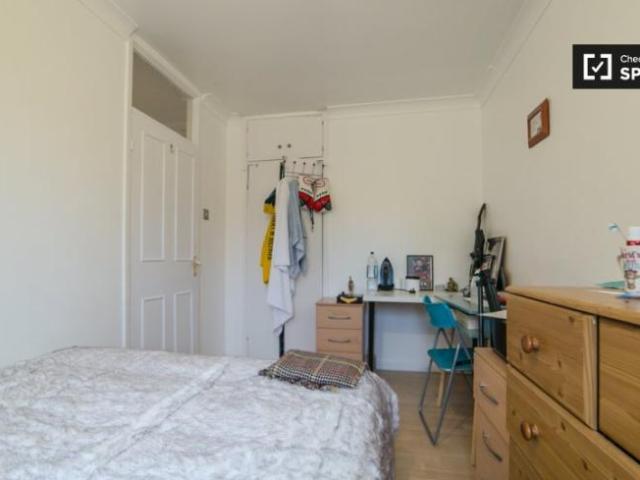 For Rent 4 Bedroom Shared Living/roommate London London DS99724683