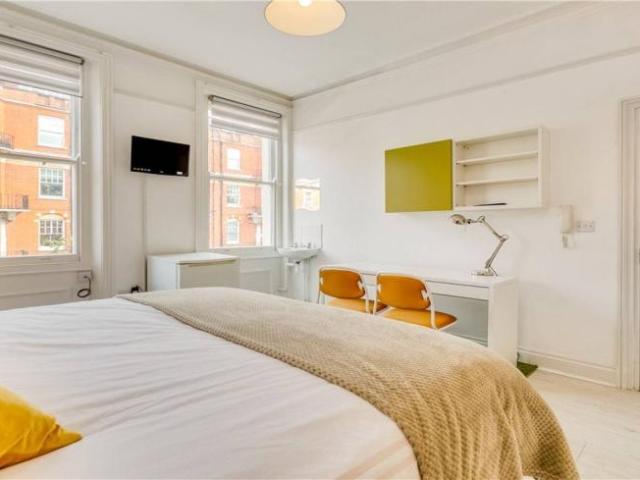 For Rent 4 Bedroom Shared Living/roommate London London DS101693965