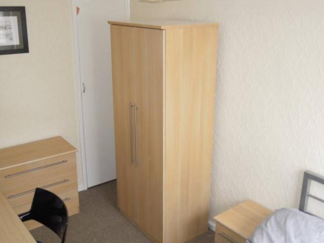 For Rent 4 Bedroom Shared Living/roommate London London DS101771450