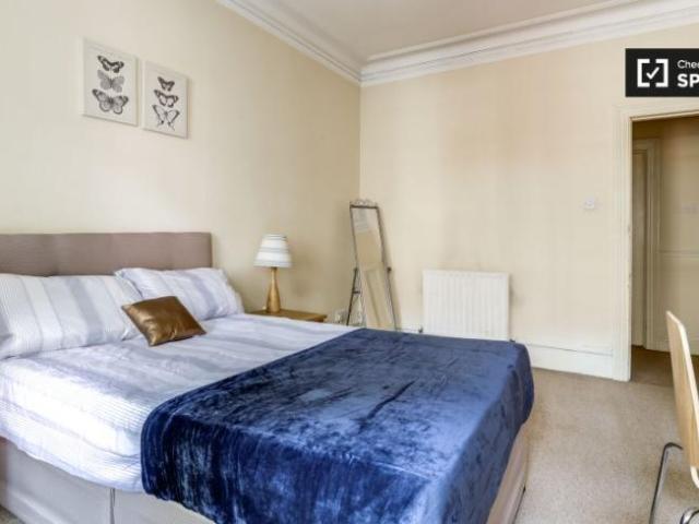 For Rent 4 Bedroom Shared Living/roommate London London DS101824419