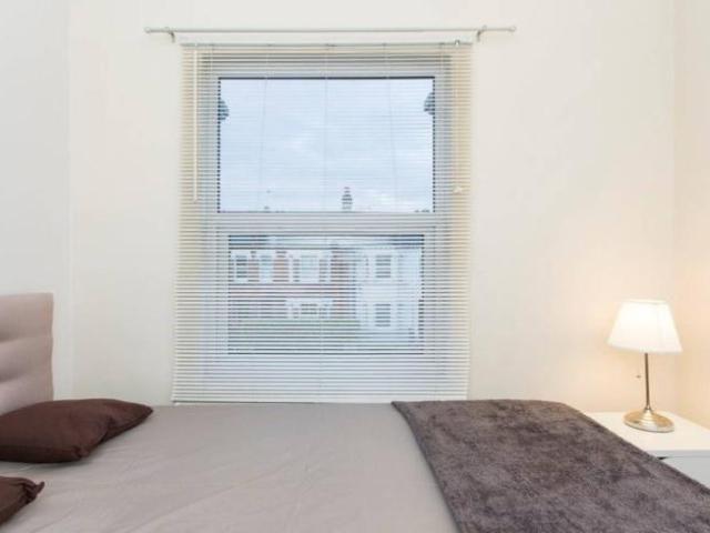 For Rent 4 Bedroom Shared Living/roommate London London DS101837080