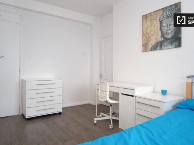 For Rent 4 Bedroom Shared Living/roommate London London DS101847992