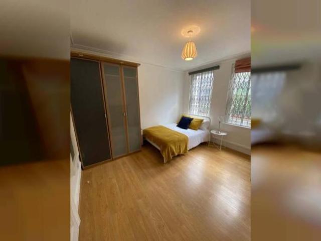 For Rent 4 Bedroom Shared Living/roommate London London DS101847030