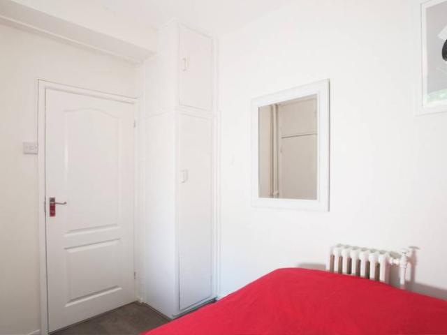 For Rent 4 Bedroom Shared Living/roommate London London DS101852024