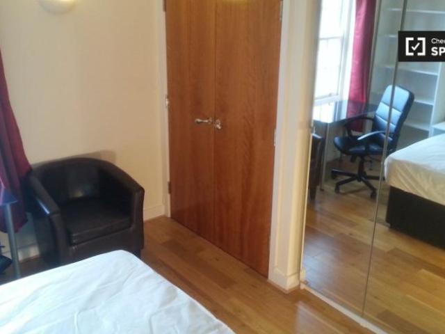 For Rent 4 Bedroom Shared Living/roommate London London DS101853946