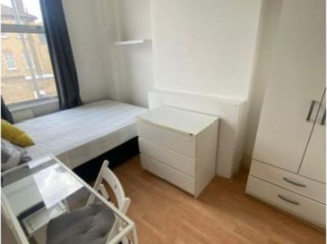 For Rent 4 Bedroom Shared Living/roommate London London DS101853117