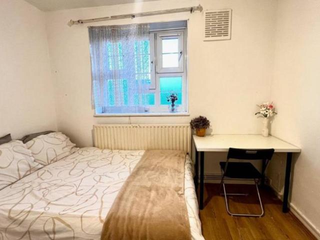For Rent 4 Bedroom Shared Living/roommate London London DS101853142