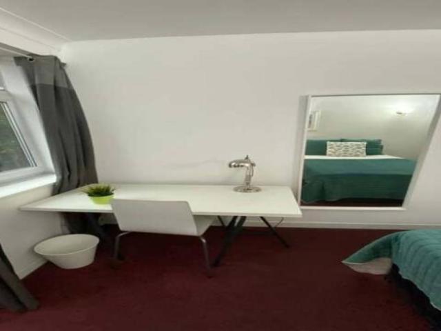 For Rent 4 Bedroom Shared Living/roommate London London DS101854692